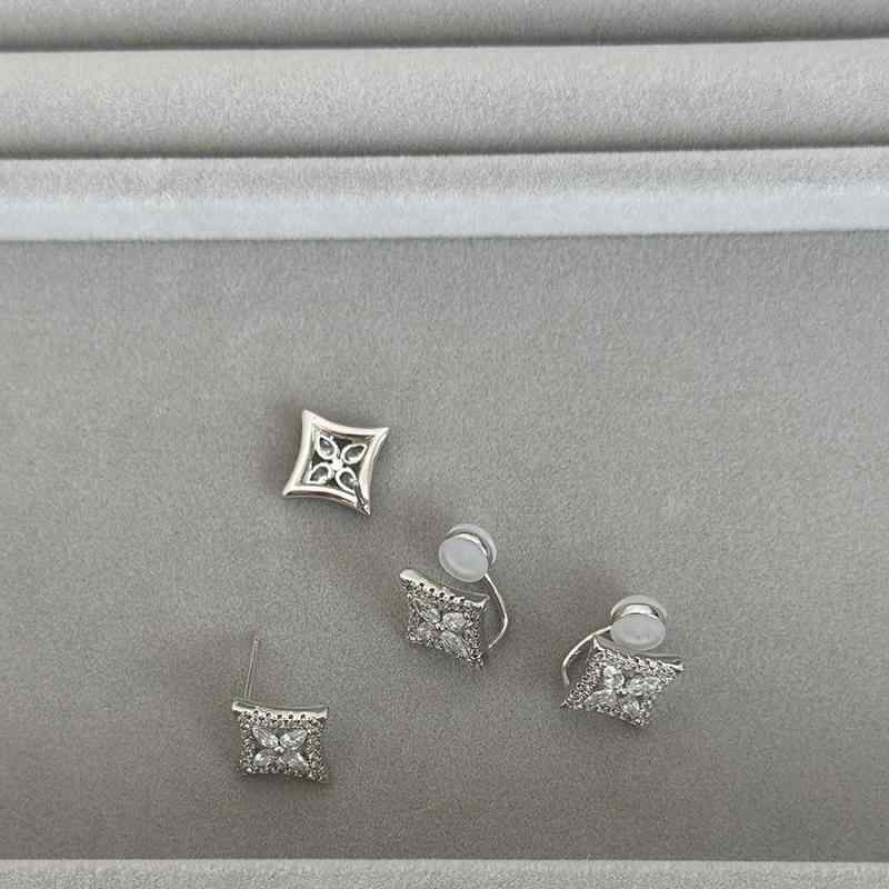 ・カテゴリ: 耳飾・スタイル: 軽奢風・スタイル分類: 时尚通勤・形状: 几何型・素材: 铜・加工: 電鍍・耳針素材: 925銀・流行要素: 郁金香、山茶花、樹・流行要素分類: 植物花卉・カラー展開: 白銀色耳夾、銀針耳釘・対象: 女式