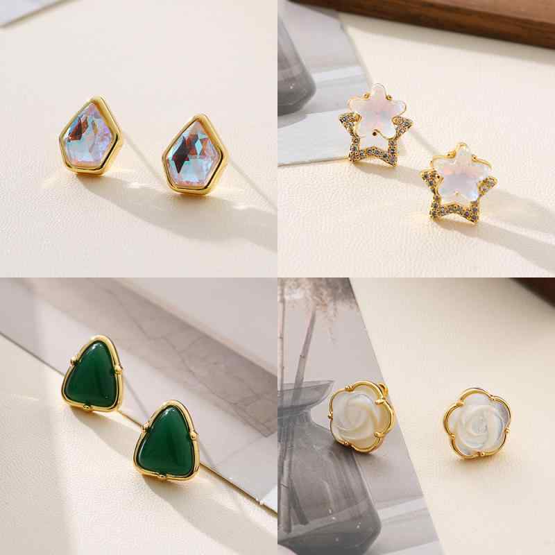 ・素材: 銅・形状: 花卉・加工: 電鍍・スタイル: 清新甜美・カテゴリ: 耳飾・対象: 女式・カラー展開: 856 五角星款、857 玫瑰花款、861 不規則款、862 緑石款・流行要素: 五角星、形状/パターン