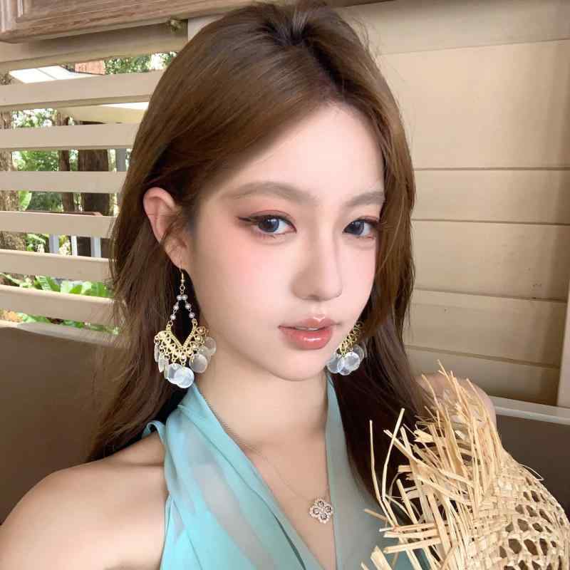 ・カテゴリ: 耳飾・スタイル: 清新甜美・素材: その他・形状: 花卉・加工: 電鍍・流行要素: 流苏、植物花卉・カラー展開: 白月光 一对・対象: 女式