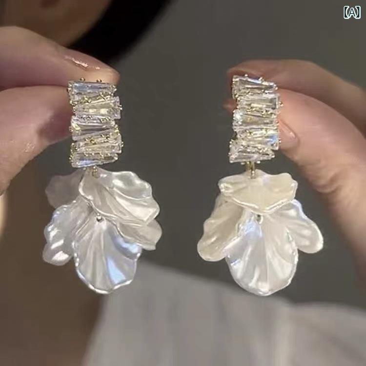 ・素材: 銅・形状: 花卉・加工: ジルコン石留め・流行要素: 花弁・スタイル: 清新甜美・カテゴリ: イヤーアクセサリー・対象: 女性用・カラー: 貝殻花ジルコン白（真金メッキ）