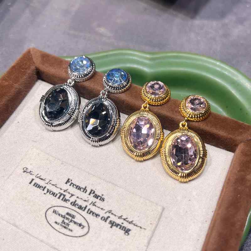 ・カテゴリ: 耳飾・スタイル: 法式復古・主な素材: 銅・装飾素材: 貝殻・流行要素: 星形・カラー展開: 金色、銀色・対象: 女式