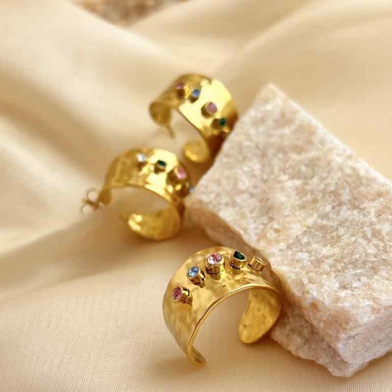 ・カテゴリ: 耳飾・スタイル: 文艺复古・素材: 不锈钢・形状: 几何型・加工: 电镀・流行要素: 珍珠、贝壳・対象: 女式