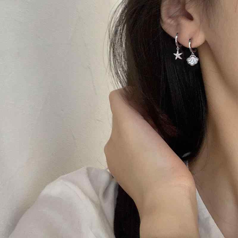 ・素材: 黄銅・形状: 幾何型・加工: メッキ・スタイル: 清新甘美・カテゴリ: 耳飾・対象: 女性・カラー展開: 黄金色
