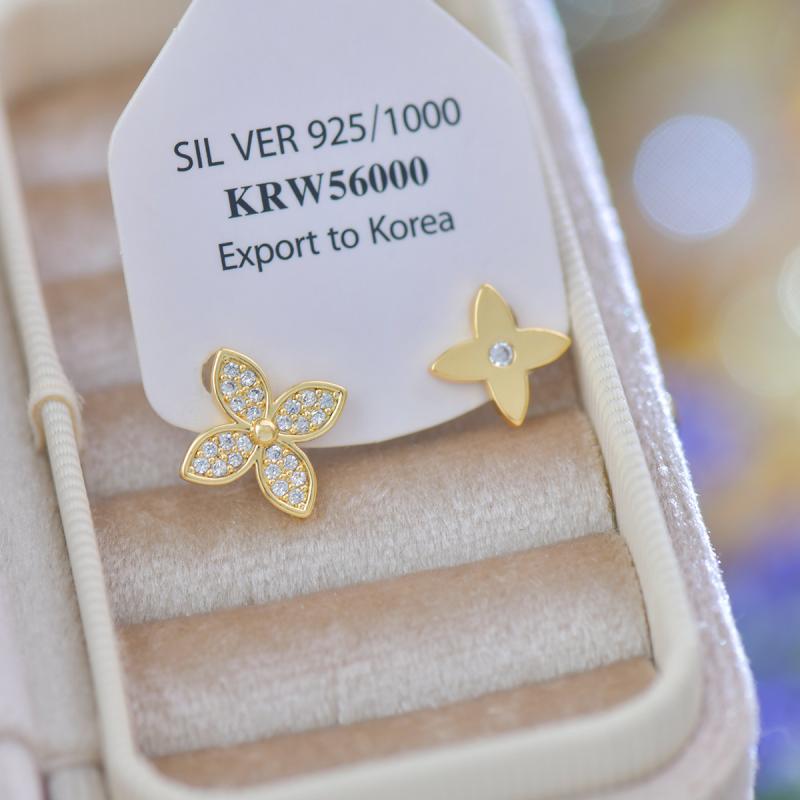 ・カテゴリ: 耳飾・スタイル: 清新甜美・主な素材: 金属・素材詳細: 銅・形状: 花卉、幾何型・カラー展開: 花弁ジルコン耳钉、蚊香盤・流行要素: 花弁