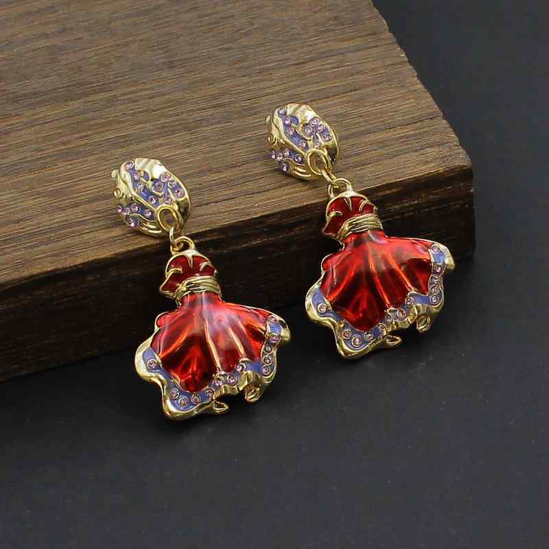 ・主な素材: 合金・加工: 電鍍・デザイン: 花卉・カラー展開: 銀針・スタイル: ins風・耳針素材: 925銀・スタイル分類: 個性風潮・カテゴリ: 耳飾・流行要素: 形状/图案