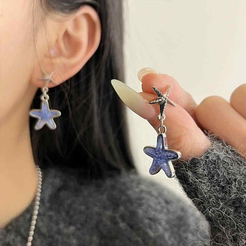 ・主な素材: 合金・形状: 幾何型、他の・チェーンスタイル: 鎖骨チェーン・レイヤー: 単層・ペンダント素材: 合金・長さ: 41cm-50cm・流行要素: ラインストーン、五角星・スタイル: 新中式、個性風潮・カテゴリ: ネックレス・対象...