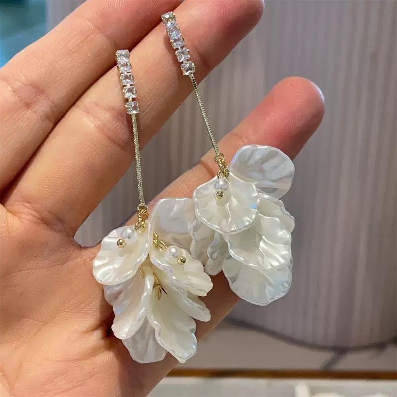 ・製品カテゴリ: 耳飾・スタイル: 清新甜美・主な素材: 串珠/珠子・形状: 蝴蝶结・流行要素: 蝴蝶结・対象: 女式・カラー展開: 銅真金-銀針一对