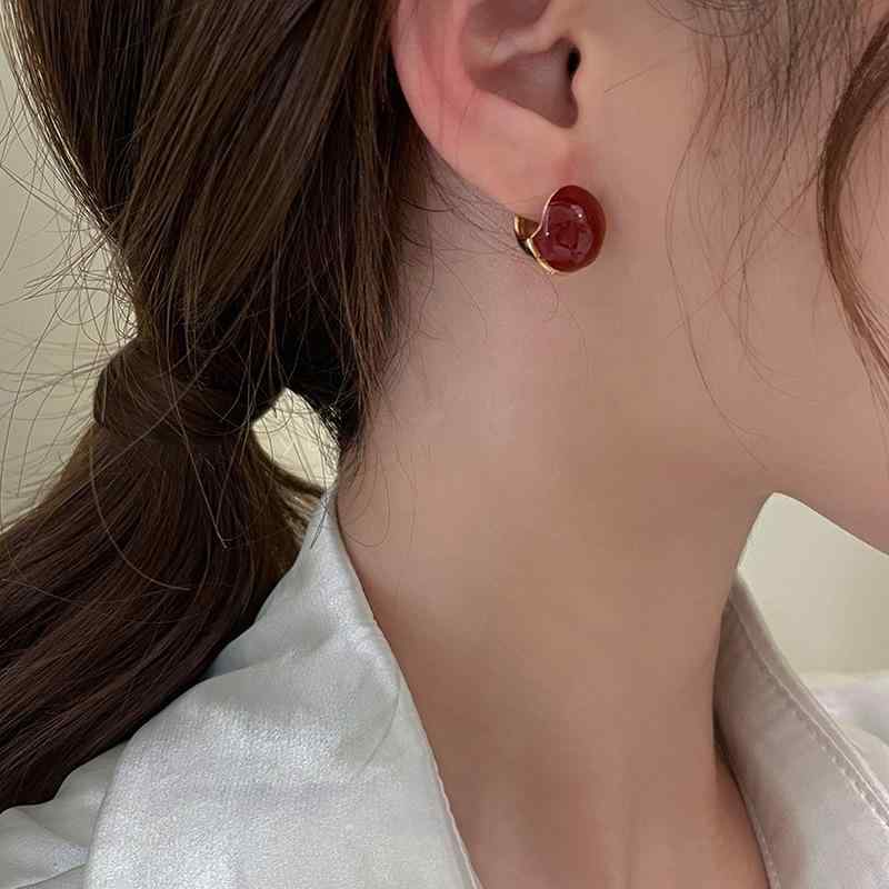 ・カテゴリ: イヤーアクセサリー・スタイル: 韓風・性別: 女性用・形状: 幾何型・加工: 滴油・色展開: EH1297・流行要素: 十字架、珍珠、图案、亮片、皇冠、贝壳、眼睛、流苏、海马、蝴蝶、牛、小雏菊、链条、几何、烫钻、彩虹、立体装饰...