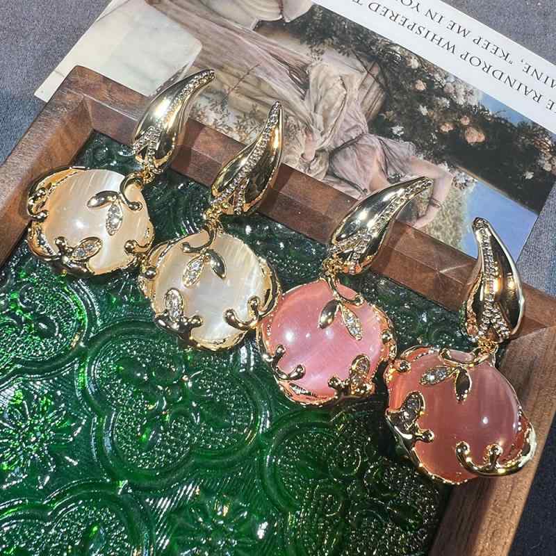 ・カテゴリ: 耳飾・スタイル: 法式復古、文艺復古・素材: 銅・装飾: 星形・装嵌素材: 貝殻・カラー展開: 粉色・対象: 女性