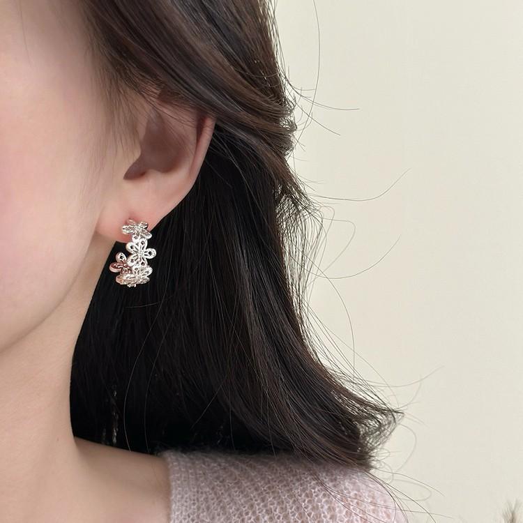 ・スタイル: 韓式風・スタイル分類: 清新甜美・カテゴリ: 耳飾・対象: 女式・素材: 合金・デザイン: 花卉・流行要素: 玫瑰花・流行要素分類: 植物花卉・カラー展開: 花朵