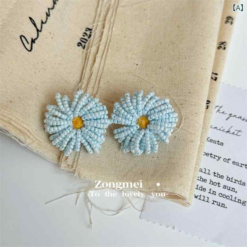 ・カテゴリ: 耳飾・スタイル: 清新甜美・主な素材: プラスチック/樹脂・耳針素材: 925銀・形状: 幾何型・流行要素: 花弁、植物花卉・カラー展開: ブルー丸型シルバーネックルペア、ホワイトイエローコアシルバーネックルペア、ピンク丸型シ...