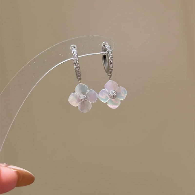 ・製品カテゴリ: 耳飾・スタイル: 個性風潮・素材: 環境に優しい銅・形状: ジオメトリック型・流行要素: リング