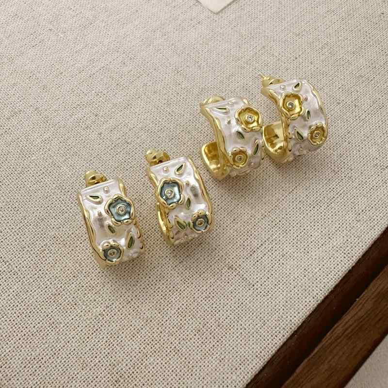 ・素材: 銅・加工: 電鍍・形状: 花卉・カラー展開: 黄色、青、ピンク・流行要素: 花朵・スタイル: 復古・スタイル分類: 文艺復古・カテゴリ: 耳飾・流行要素分類: 植物花卉
