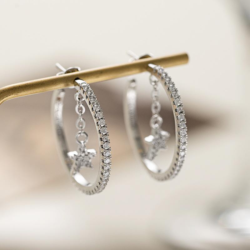 ・形状: 幾何型・加工: 電鍍・スタイル: ファッション通勤・カテゴリ: イヤリング・対象: 女性用・カラー: スター・素材: 銅