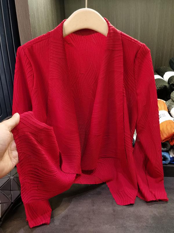 ・主な素材: ポリエステル95%以上・柄: 無地・版型: 標準・厚み: 中厚・衣丈: 普通(50-65cm)・袖丈: 長袖・袖型: 標準・ネックライン: スタンドカラー・流行要素: プリーツ・カラー展開: 赤、緑、黒、ベージュ・サイズ展開:...