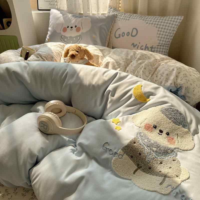 ・スタイル: 公主風・柄: 法棍パン小熊,花集小兔,チョコレートケーキ熊,三匹小ソーセージ,甘いミルクプディング小猫,おやすみ月小犬,小犬ケーキ,子犬パーティー・サイズ展開: 1.2m シングル3点セット・主な素材: 化繊・面料次成分: ポ...