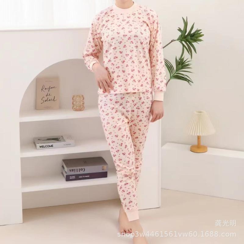 ・主な素材: 綿100%・性別: 女性・柄: 碎花・スタイル: 肌底衣/可外穿/打底衫・ネックライン: 高领/堆堆领・層数: 単層・カラー展開: 粉色高领,肤色高领・サイズ展開: XL（45-60kg）,XXL（60-75kg）,XXXL（...