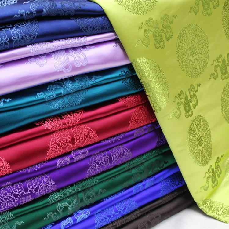 ・種類: 錦緞・素材: ポリエステル100%・糸番手: 80・密度: 70・重さ: 170g/m²・幅: 約75cm・加工: 染色・用途: 寝具、ファッション、装飾布、舞台衣装、クッション、ソファ、テーブルクロス・別名: 飘带・花型: 提花...