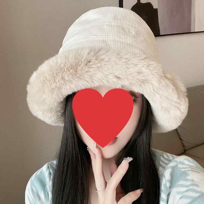 ・カテゴリ: 帽子・スタイル: 休闲风,運動风,軽奢風,chic風・主な素材: 仿兔毛・スタイル分類: ファッション通勤・帽頂スタイル: 円頂・帽檐スタイル: その他・カラー展開: 米白色,卡其色,黒色・サイズ展開: 均码（55-59cm）...