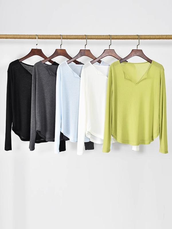 ・カテゴリ: Tシャツ・スタイル: 休闲・主な素材: 聚酯纤维50-70%、粘胶纤维30-50%・柄: 纯色・ネックライン: V字领・袖丈: 長袖・フィット: 宽松型・丈: 普通・袖型: 常规袖・カラー展開: 浅藍色、奶白色、绿色、黒色、深...