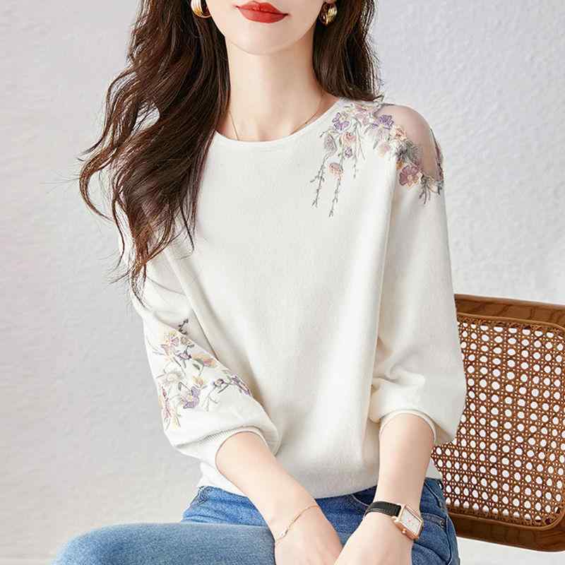 ・主な素材: 粘膠繊維50-70%、その他30-50%・柄: 花柄・厚み: 薄手・スタイル: 小香風、気質通勤・首元: 丸首・袖丈: 七分袖・袖型: 花弁袖・流行要素: 蝶結び・衣丈: 短め(40-50cm)・加工: 透け感・カラー展開: ...