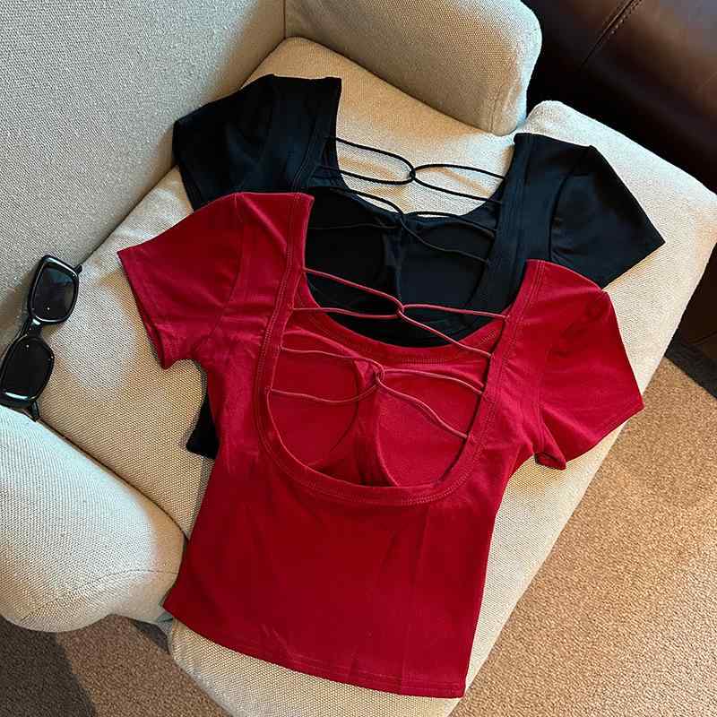 ・カテゴリ: Tシャツ・スタイル: 韓系カジュアル・主な素材: ポリエステル30-50%・柄: 無地・袖丈: 短袖・ネックライン: スクエアネック・フィット感: スリムフィット・丈: 短丈・袖型: 標準・流行要素: プリーツ・カラー展開: ...
