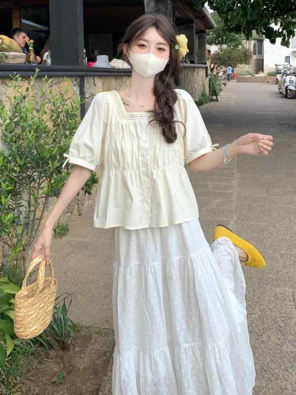 ・主な素材: 腈纶30%（含）-50%（不含）・柄: 純色・スタイル: 通勤風・袖丈: 短袖・版型: 寛松型・衣長: 普通款・ネックライン: 方領・袖型: 常规袖・流行要素: 3D/立体图案・カラー展開: 藍色、杏色、绿色・サイズ展開: 均...