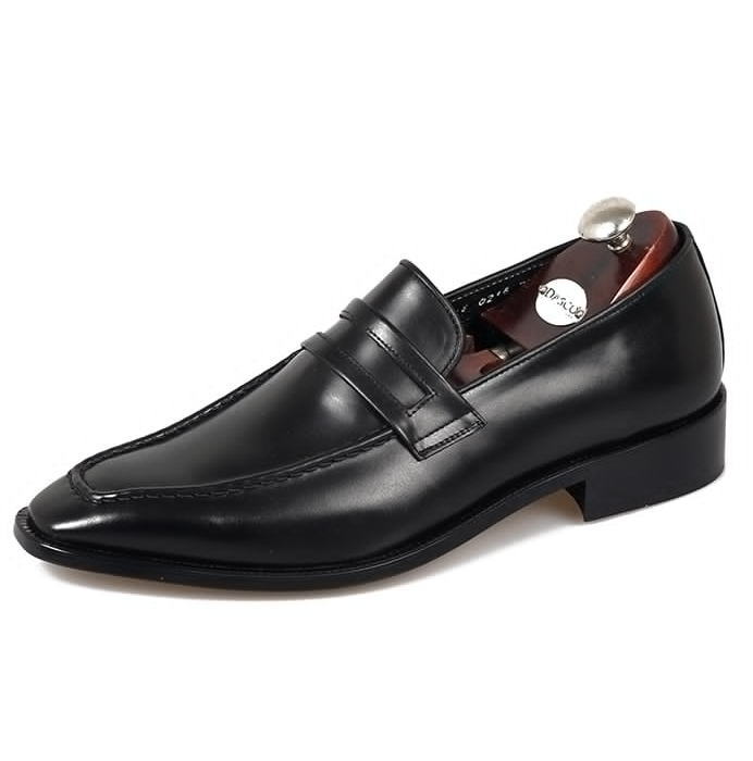 上質な革を使用し、ワンランク上の足元を演出!!1つ1つ丁寧に仕上げる職人手製靴となっております。お届けまでに3週間程度お時間を頂いております 【カラー】ブラック 【サイズ】24cm/24.5cm/25cm/25.5cm/26cm/26.5c...