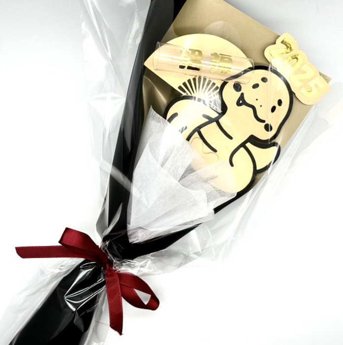 当店限定デザイン☆ユニークで可愛い花束ポチ袋♪ 他にはないサプライズギフトで受け取る人が笑顔になれるぽち袋を目指し1点1点手作業で製作しております。 こちらはお金を入れることの出来るクリア筒1本タイプです。 　 ※全て手作業の為　製品サイズ...