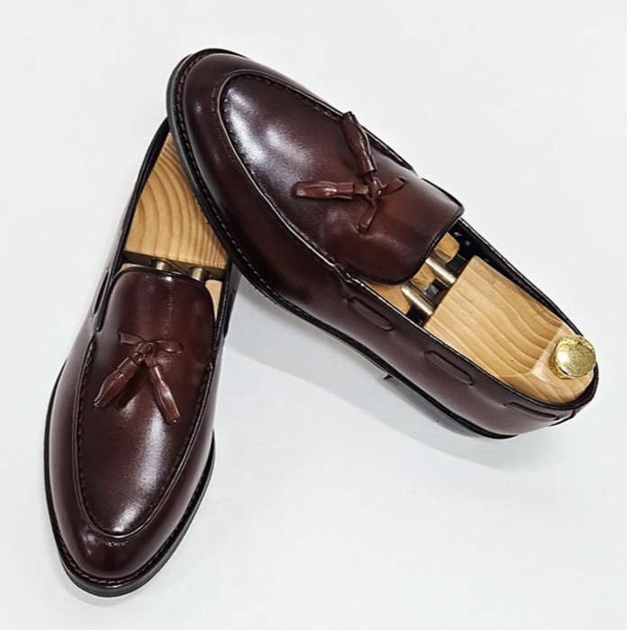 【こちらは予約商品です】 下記注意事項をご了承の上ご購入をお願い致します。 ※こちらの商品はお客様のご注文を頂いてから職人が一つ一つハンドメイドでの製造となります為、 ご注文後発送までに3週間から4週間程度のお時間を頂いております。お時間に...