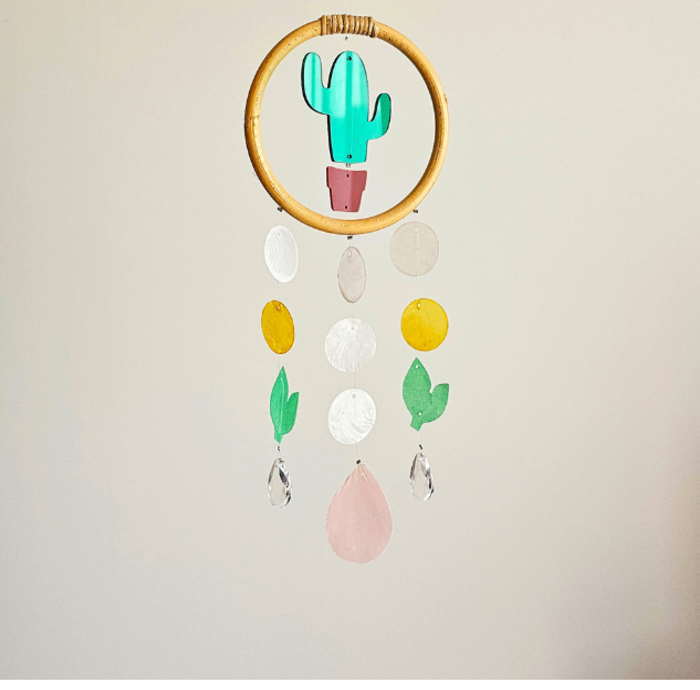 作って楽しい♪飾って綺麗★　アクリル＆シェルの可愛いモービル DIY製品となっております。パーツをお届け★ご自分で好きなデザインで製作可能です。 イベント　ワークショップ企画などにも◎ 予約製品の為　2週間前後でのお届けとなります。配送日時...