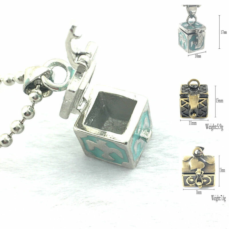 ■素材 合金 ■サイズ 画像通り ■注意 ・完全防水ではございません ・輸入品 ・フタを外し遺骨 爪 遺毛 歯 ヒゲ等をお納め頂けます 　 ※ステンレス製ですのでアレルギーは起こりにくいですが、万が一お肌に異常が現れた場合はご使用をすぐにや...