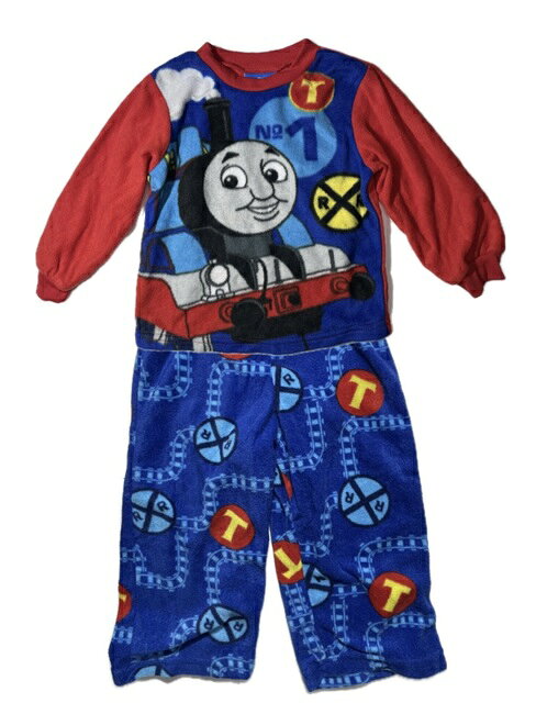 🎁トーマス好きキッズにぴったり！あったか可愛い冬用パジャマ上下セット🚂❄ アメリカから直輸入された「トーマス＆フレンズ」の公式フリースパジャマ上下セットです。人気キャラクター“トーマス”が大きくプリントされた...