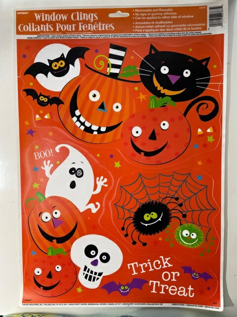 ◇ステッカーシートサイズ：縦43.5cm 横30cm ◇ダイカットステッカー ◇材質：紙製品（屋内用） 本場USAデザインの窓に貼れるハロウィンステッカーシートです☆ 大小合わせて3種類のステッカー付 ハロウィンバージョンなのでとってもレア...