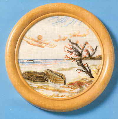 商 品 詳 細 サイズ 約 Φ16 cm（余白を含む出来上がりサイズ） 内容 刺繍糸/刺繍布/針/チャート 布 リネン＜1cmあたり10目(25カウント)＞ 生産国 デンマーク メーカー型番 59343 メーカー O. Oehlenschl...