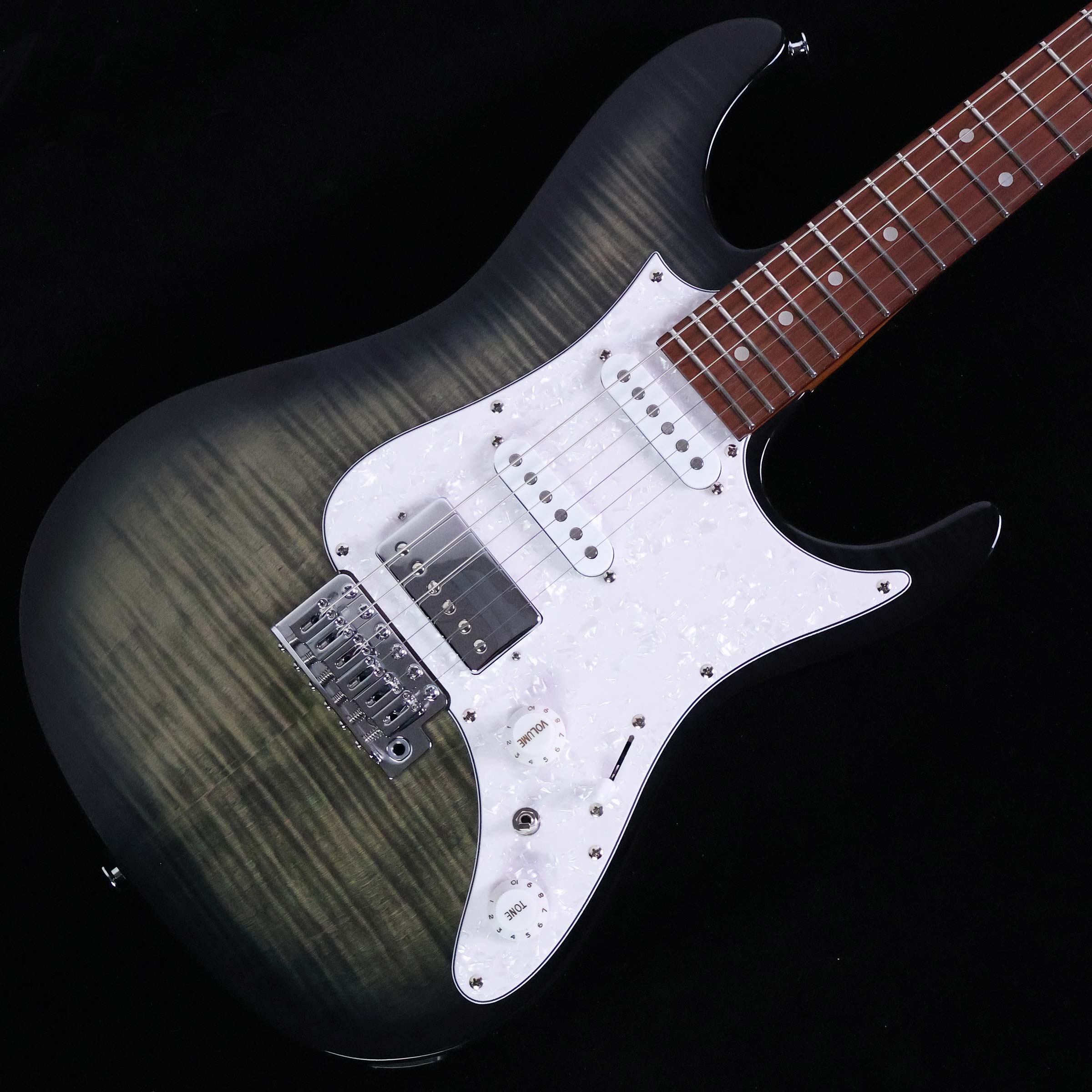 コスパ抜群の「AZ Standard」　22フレット&SSHピックアップ仕様【特徴】「新世代のギタリストに向けて身体の一部として同調できるようなギター」というコンセプトで開発された「AZ」。こちらはお求めやすい価格を実現しながら妥協のないス...