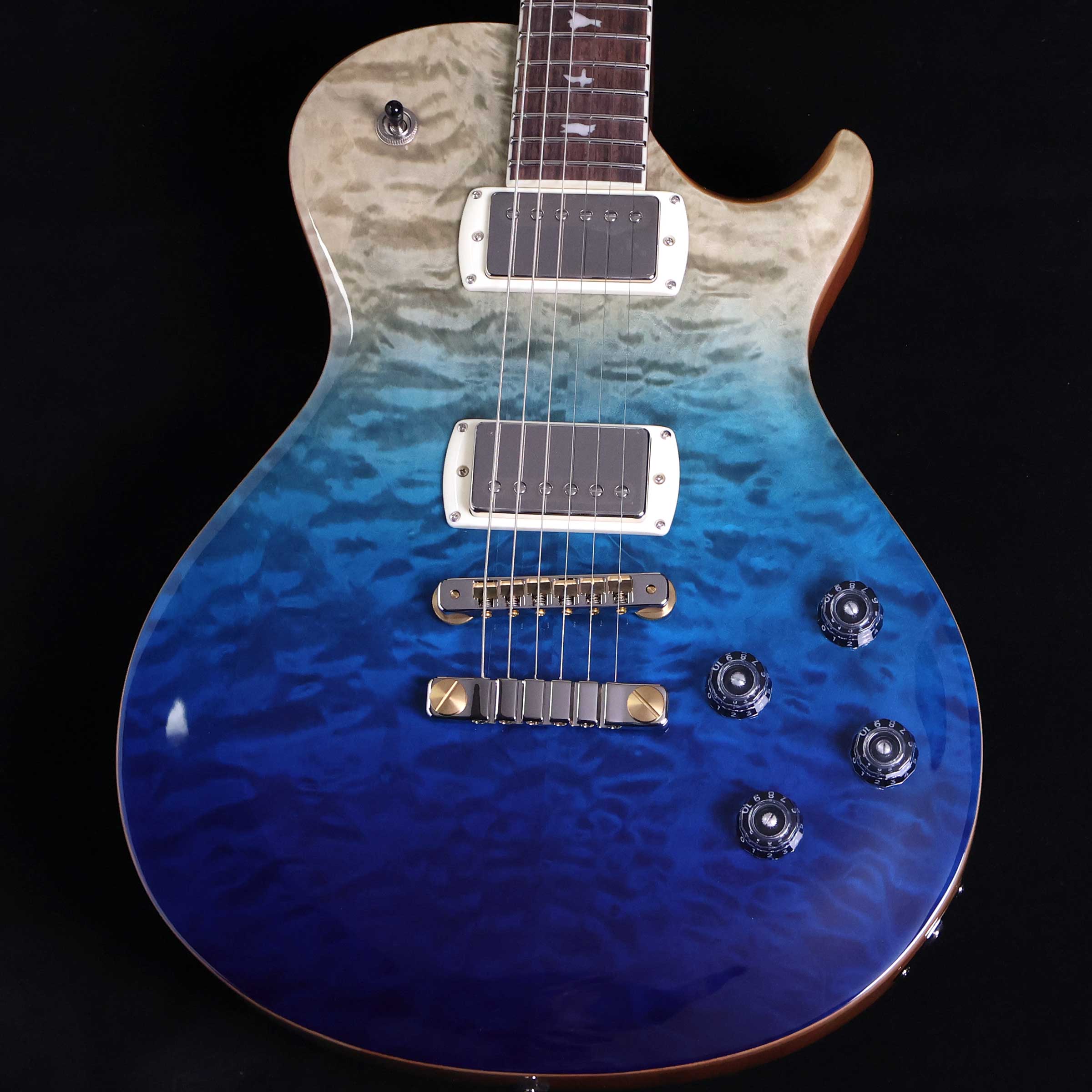 SE McCarty 594 Singlecut Blue Fade S/N:CTIH071724【特徴】SE McCarty 594 Singlecutは、2ヴォリューム＆2プッシュ/プルトーンコントロール、3ウェイピックアップセレクター...
