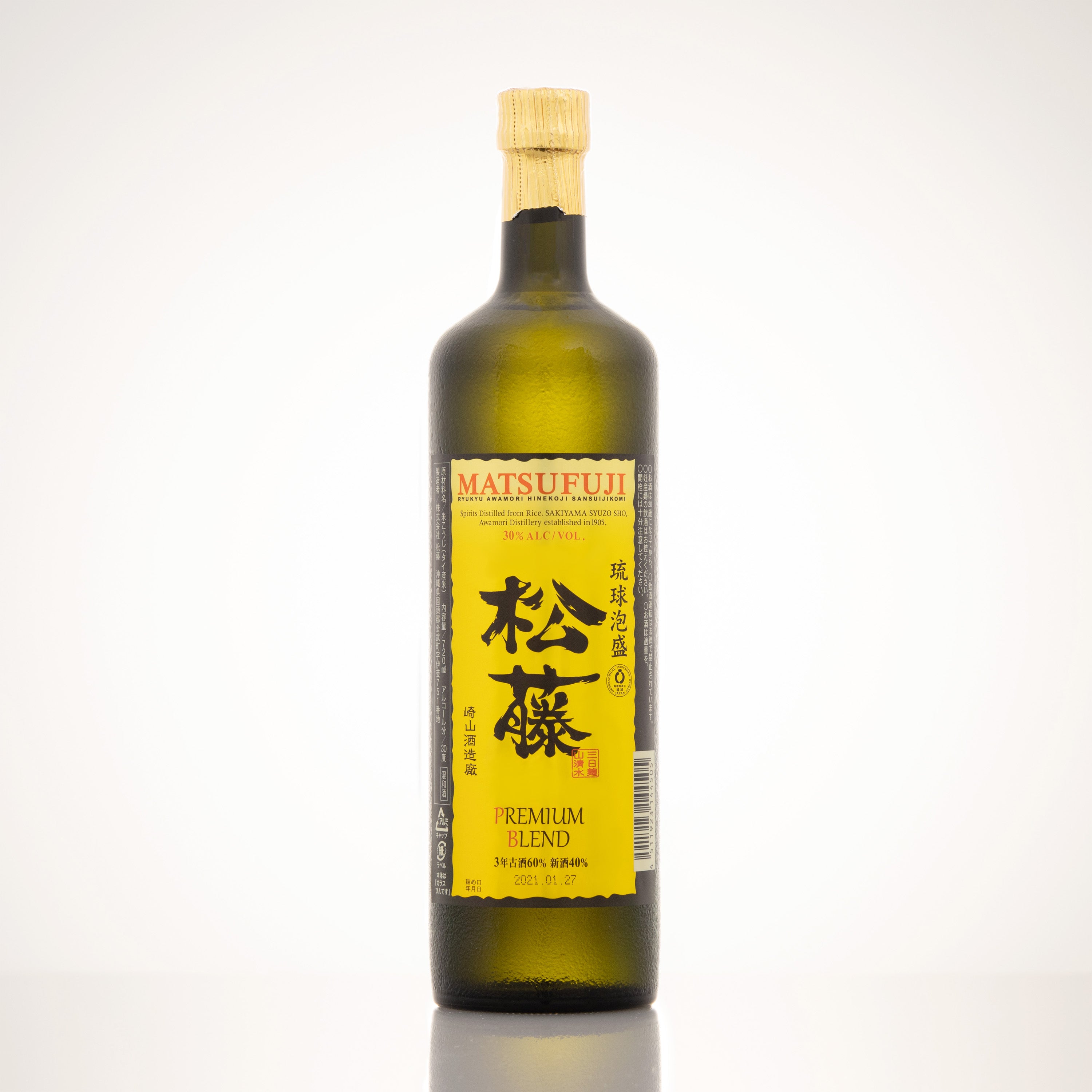 2016年春季全国酒類コンクール泡盛部門において実績を出した松藤プレミアムブレンド 30度。明治時代から守り続けてきたこだわりの製法を用いています。3年間熟成させた古酒と新酒をブレンドさせ、奥行きのある味わいに仕上げているのが特徴的。豊かな...