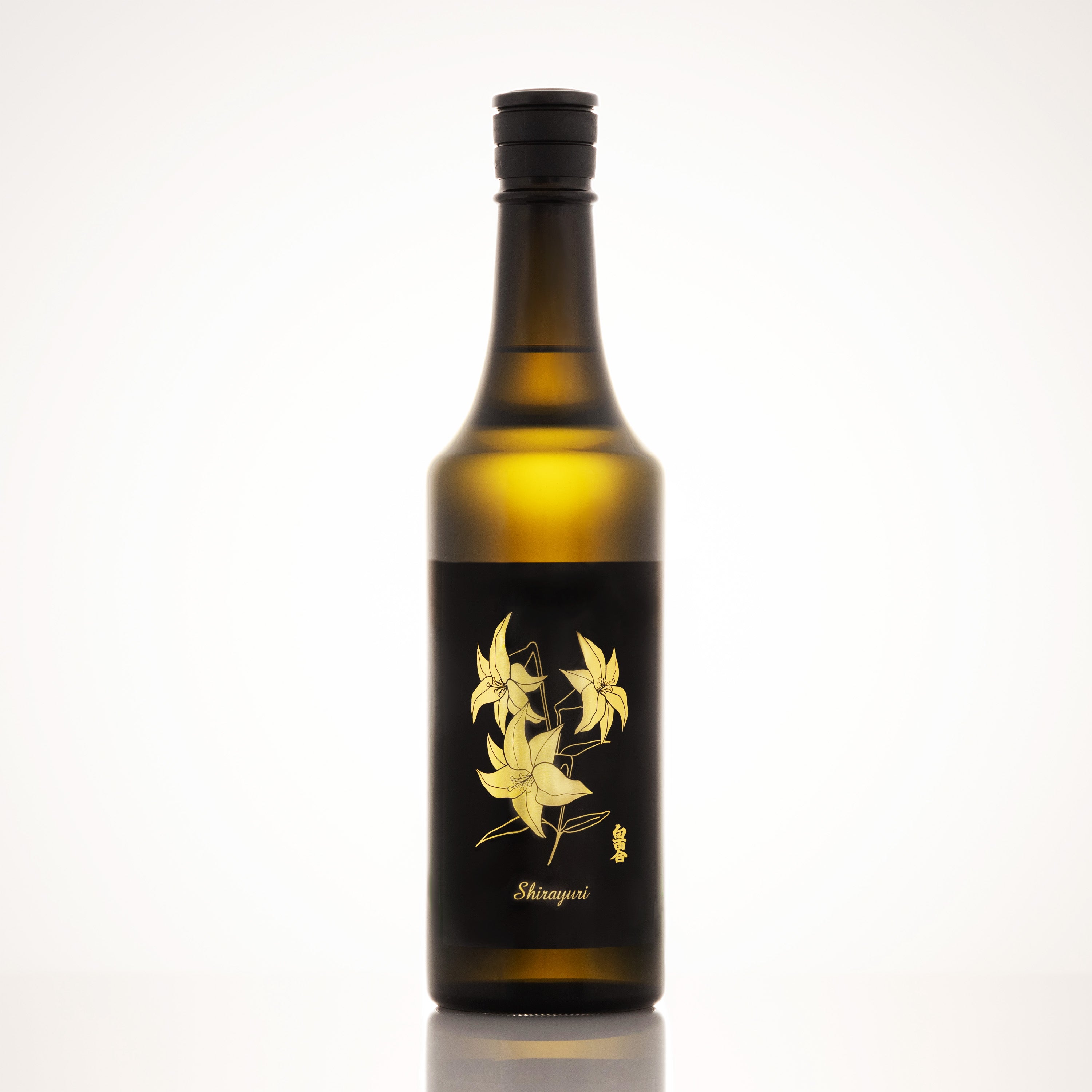 Shirayuri inui 44 44度は、戦前の泡盛に使われていたイヌイ菌を用いてインパクトのある味わいに仕上げています。荒濾過することで風味を引き立てているのもポイント。パンチのある一杯が飲みたい方におすすめです。炭酸割りにすると、よ...