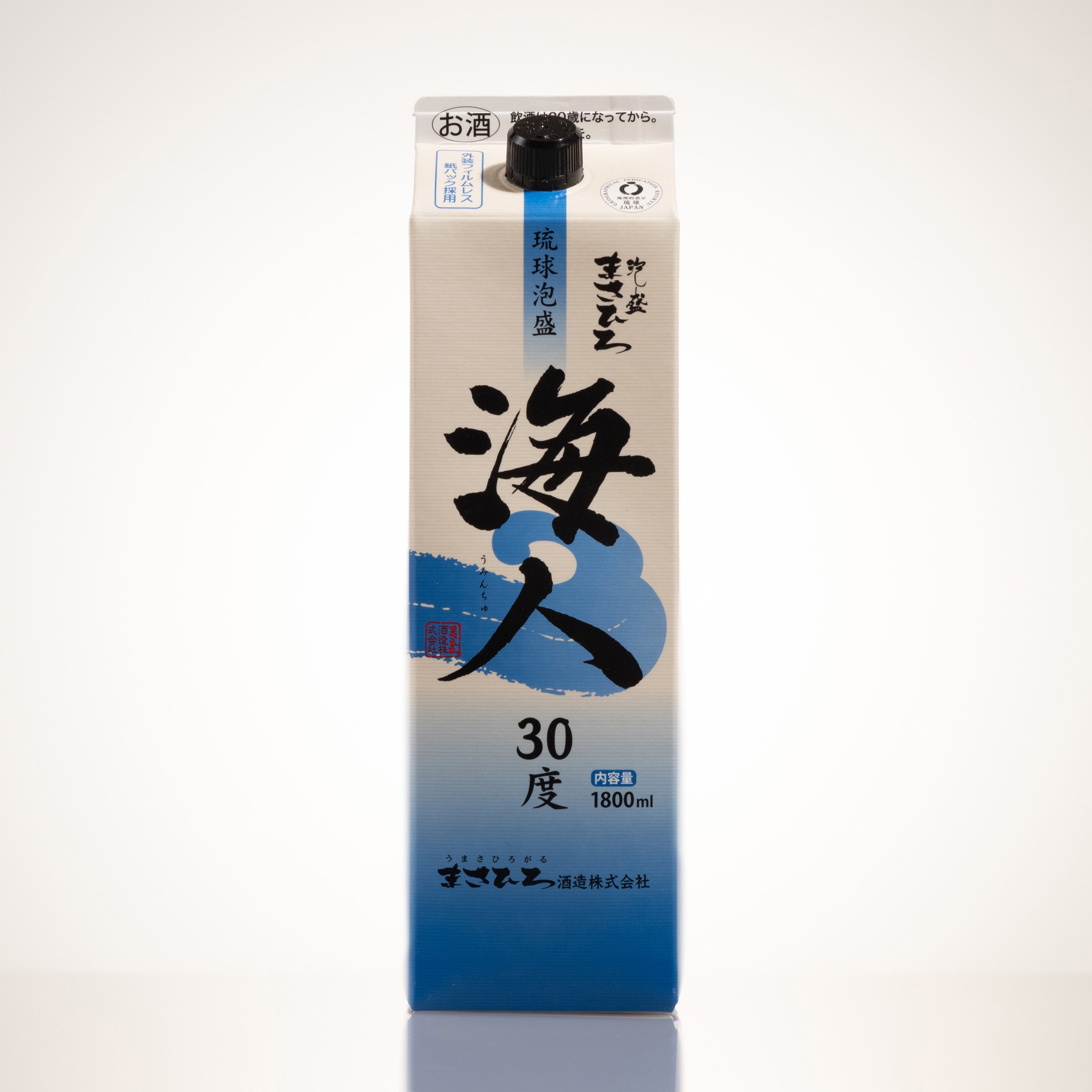 海人 30度は、沖縄の海を感じさせる青いデザインが思わず目を引きます。海に生きる人間である海人からその名が付けられています。スッキリとした味わいと上品な香りが特徴的。これから泡盛を飲み始める方にもおすすめできる一杯です。沖縄の居酒屋でも多く...