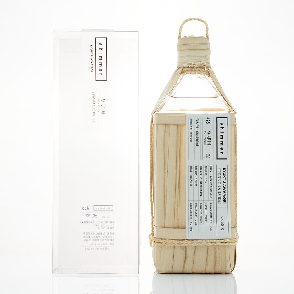 業界初の清酒酵母で製造された花酒を44度に調整しました。 まほろば吟酵母由来のシャープな香りと口の中を包み込む長い余韻をお楽しみいただけます。 ボトルには与那国島のクバ巻職人によって1本1本手作業でクバが巻かれており、クリアケースでの展開と...