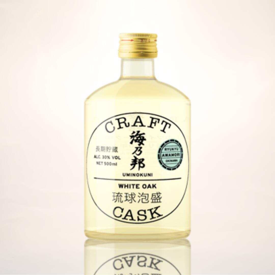 オーク樽で長期熟成させた琥珀色の泡盛古酒（海乃邦） 組合所有の樽の中から特に香りが良い容器番号58のオーク樽原酒を使用。 内側を強く焼いて焦がしたオーク樽貯蔵酒特有の甘い香りと泡盛古酒のバニラ香が合わさってフローラル感と 甘い舌ざわりを感じ...