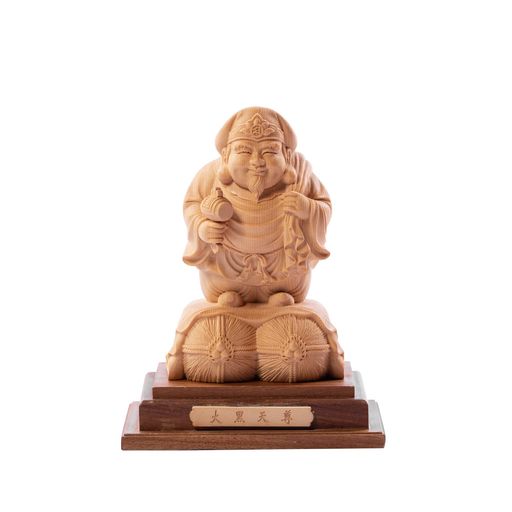 製品材質:桧木(ヒノキ) / 重量:約300g / 製品サイズ:高さ:13.5cm 巾:9cm 奥行:8cm / 専用の化粧箱にお納めしてお届けいたします。 五穀豊穣・財運・子孫繁栄:もとはインドより仏法守護の神として伝来しましたが、後に日...