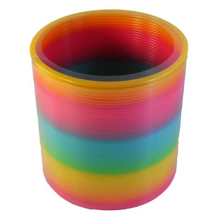 上代1,000円！ 7色のレインボー色で直径約135mmのBIGなスプリングです！ 手に持って伸ばしたり、弾ませて遊びます！ 全1種類 6個入です。 【サイズ】(約)135mm×135mm×135mm 【対象年齢】6才以上