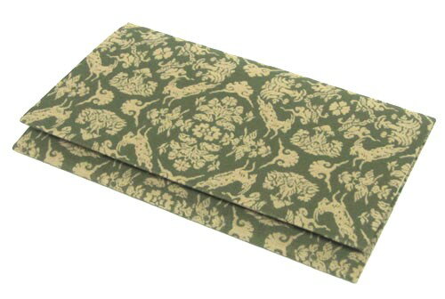 商品紹介 サイズ 約横20cm×縦12cm素材：表・綿-100％裏・レーヨン-100％ 店長の一言 正倉院に今も残る敷物の文様です。正倉院裂　金封ふくさ 正倉院に今も残る羊毛製の敷物で現存する日本最古の織物と言われたおります。文様には、唐と...