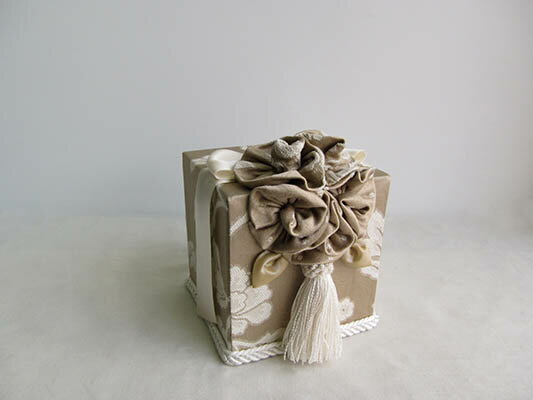 人気ランキング(2023) 高級輸入カーテン インテリア 雑貨 家具 絨毯 ・カーペットドアマット 1 トルコ製 レースカーテン 『フロッショローズ』 花柄　薔薇 イギリス製 Burleigh バーレイ社 マグカップ コーヒー　陶器　磁器 ...