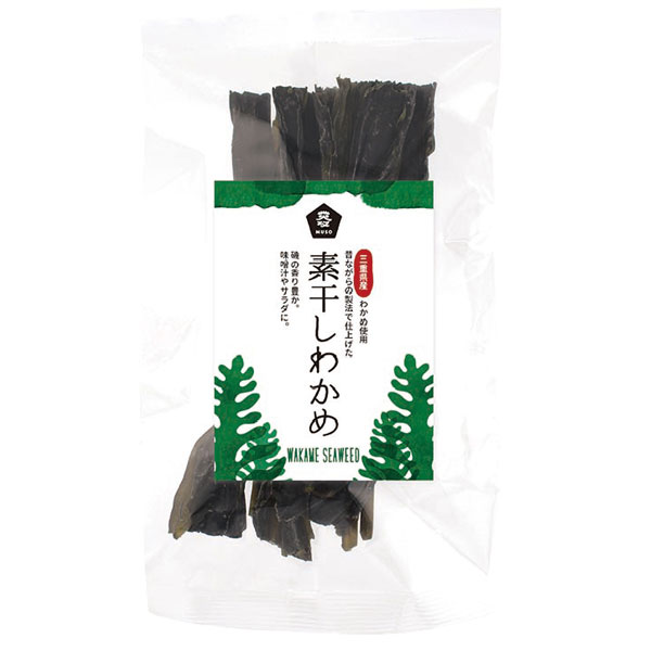 収穫したわかめをそのまま素干し。ボイルしていないからこその、濃い風味。三重県鳥羽市答志島の「桃取地区」の素干しわかめです。塩蔵わかめやカットわかめとは異なり、収穫したわかめをそのまま乾燥させました。素干しわかめは塩蔵わかめやカットわかめと違...