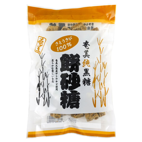 お餅のように柔らかい食感が特徴の風味豊かな純黒糖栽培期間中農薬不使用の鹿児島県奄美大島産さとうきびを100％使用した、風味豊かな純黒糖です。平釜による昔ながらの手づくりで仕上げており、さとうきび本来の風味と甘さがしっかりと感じられます。お餅...