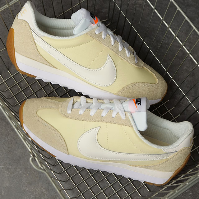 [ ブランド ] ナイキ　NIKE [ ジャンル ] スニーカー [ 素　 材 ] アッパー：合成繊維／天然皮革／合成皮革 トレンド感のある薄底タイプのスニーカー 1972年設立、社名はギリシャ神話の勝利の女神「ニケ（Nike）」に由来して...