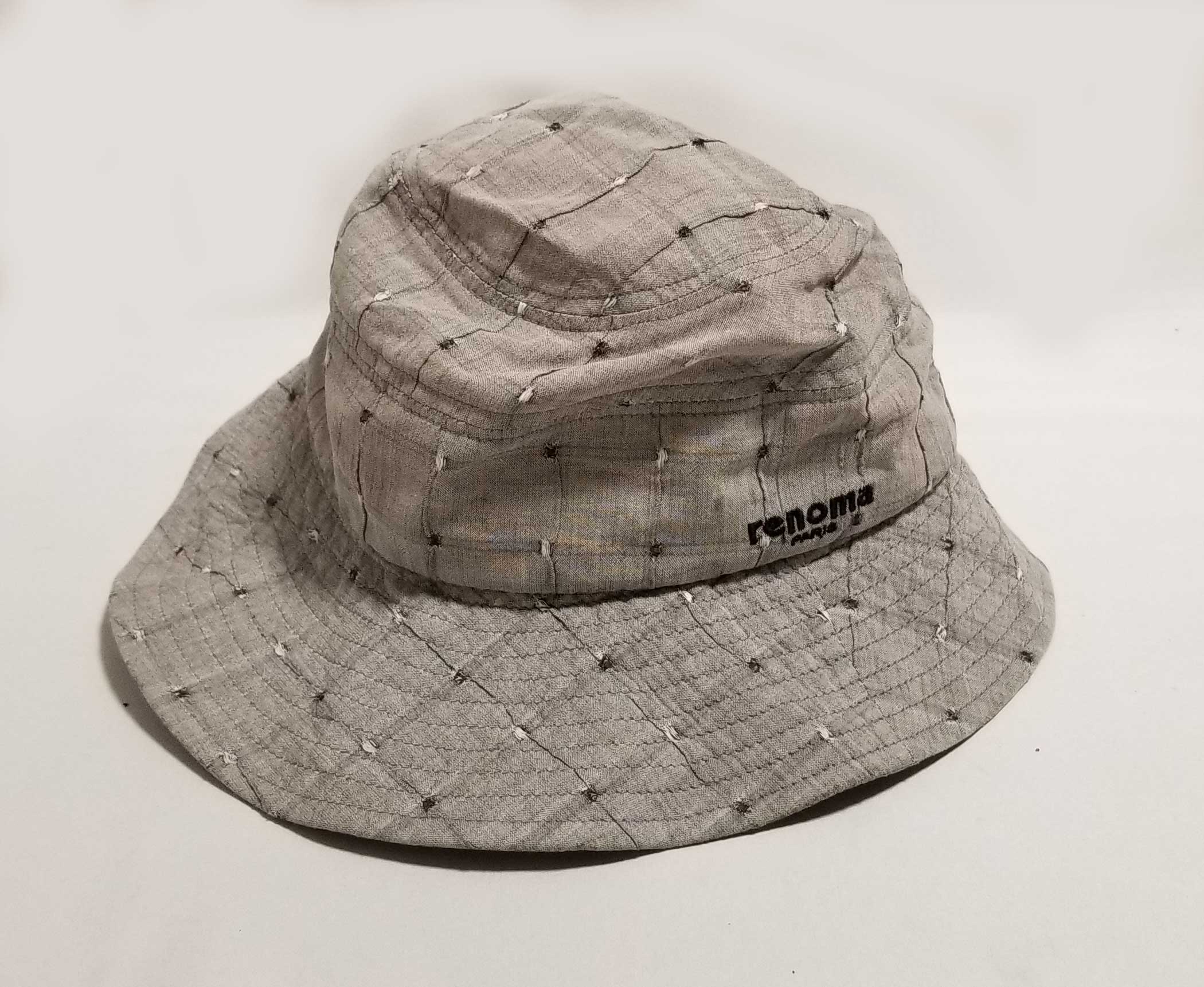 ブランド：レノマ 商品名： ハット 原産国： JAPAN 付属品：なし サイズ： 頭囲約51cm　つば約7cm カラー：グレー 素材：綿99％、ポリウレタン1％ 程度： A（中古美品） 状態・・・少々の薄い汚れがありますが良好な状態です。　...